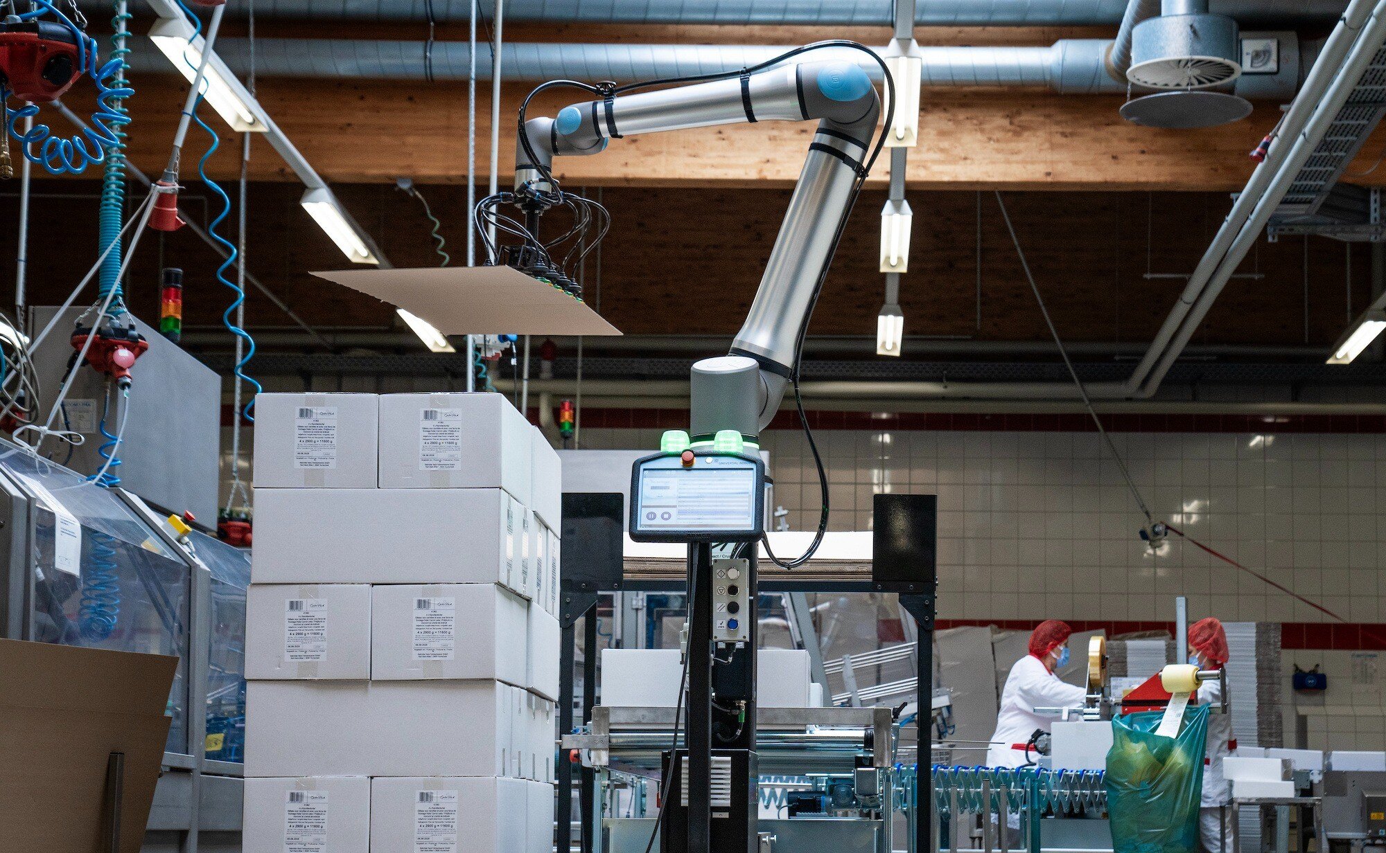 How Hack is Revolutionizing Bakery Production with Cobot Palletizing